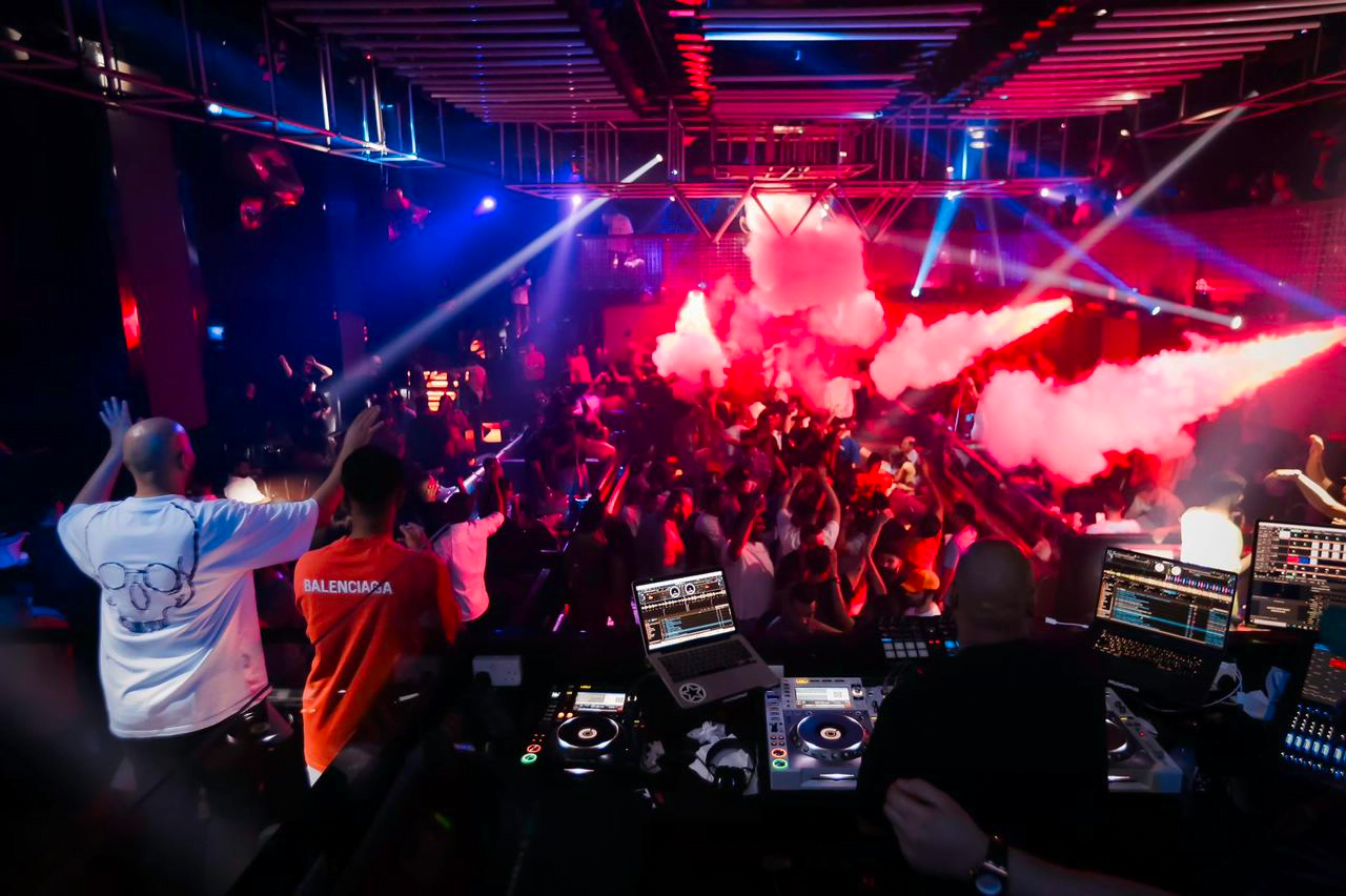 Top 10 Bars & Nightclubs in Business Bay - Dubai Things
